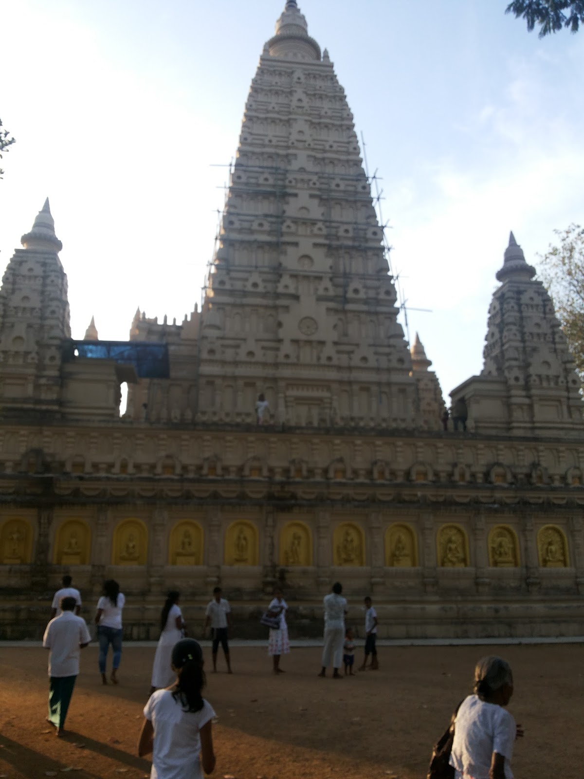 Sri Lankan Best Places: Punchi Dambadiwa - Rathganga Viharaya