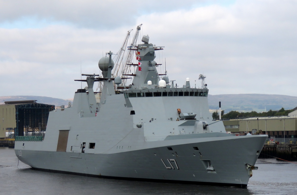 River Clyde Photography: HDMS Esbern Snare (L17