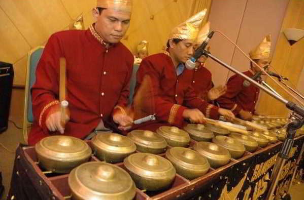 √ 40 Alat Musik Tradisional yang Dipukul Beserta Gambarnya | Budaya ...
