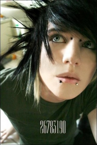 Emo Hairstyles For Boys With Medium Hair