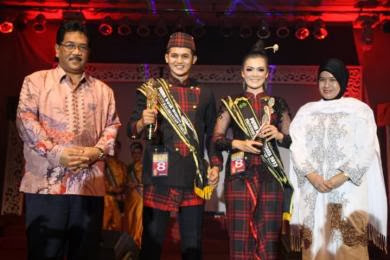Indahnya Wisata Indonesiaku: Sarung Tenun Samarinda ( Tajong Samarinda ...