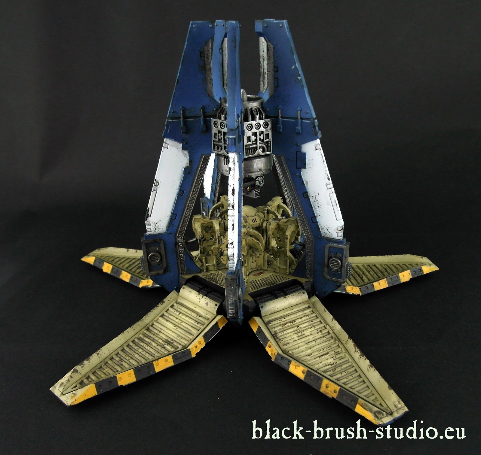 Space Marines: Ultramarines Drop Pod