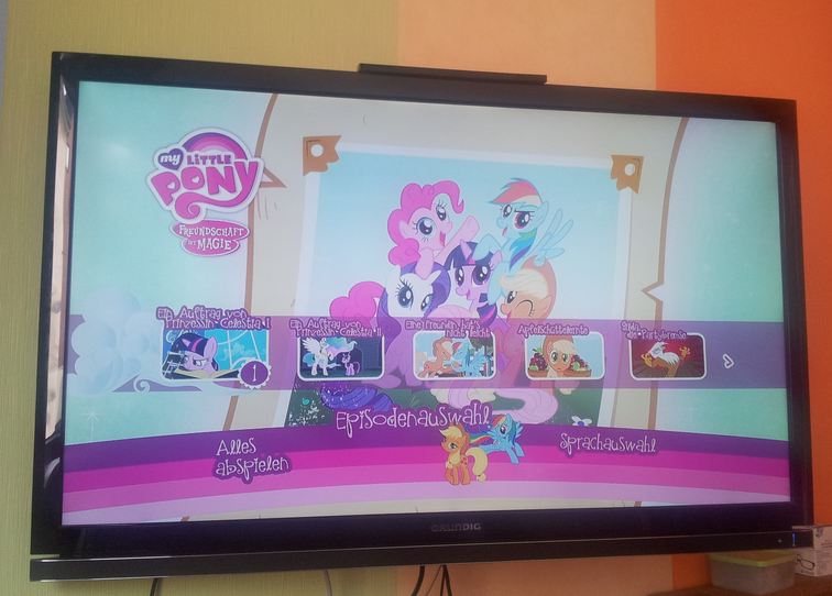 Equestria Daily - MLP Stuff!: MLP Season 1 Blu-Ray Starting to Arrive