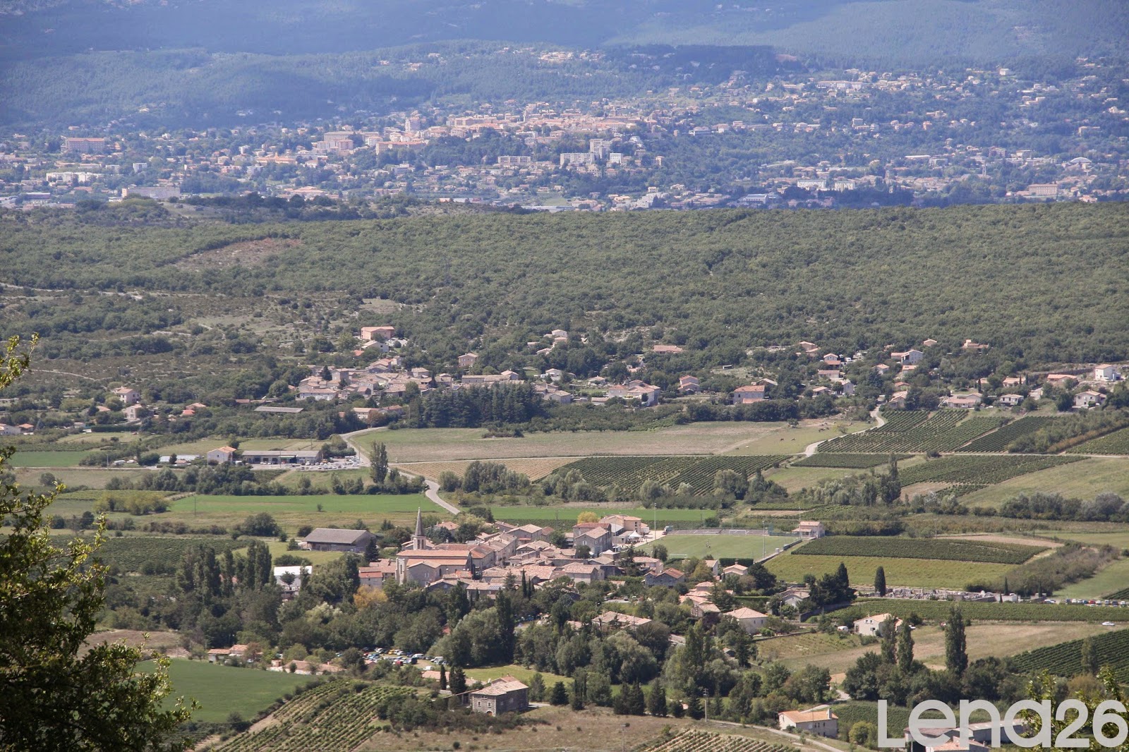 Balades en Drôme-Ardèche: Mirabel : petite balade du village à la tour ...