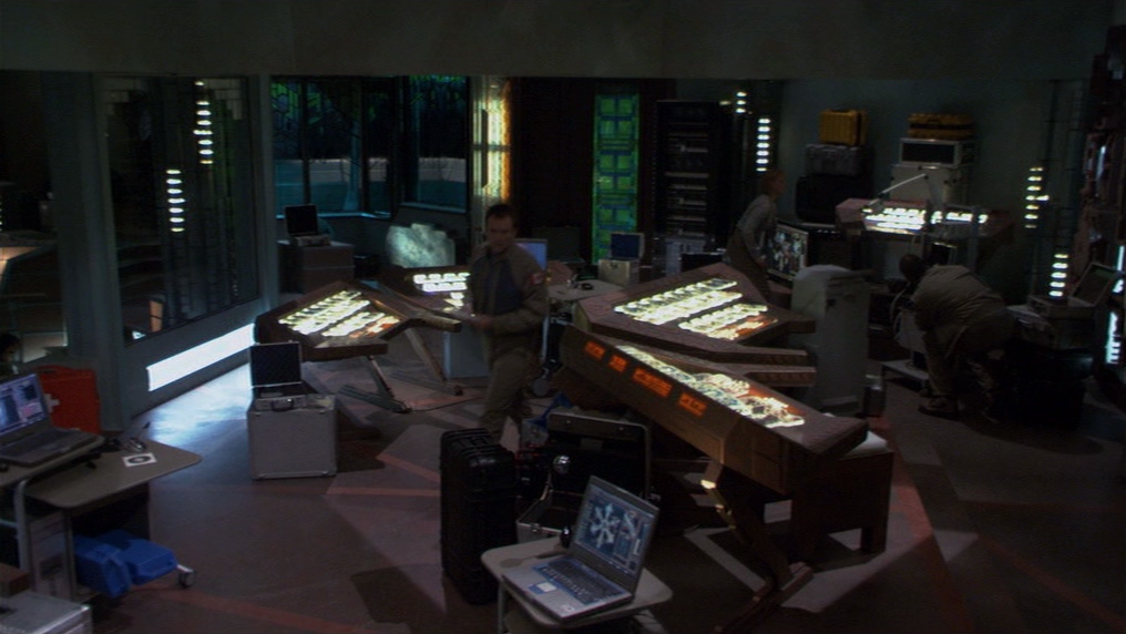 Ray Hardgrit's Sci-Fi Adventures: Stargate: Atlantis 1-01: Rising