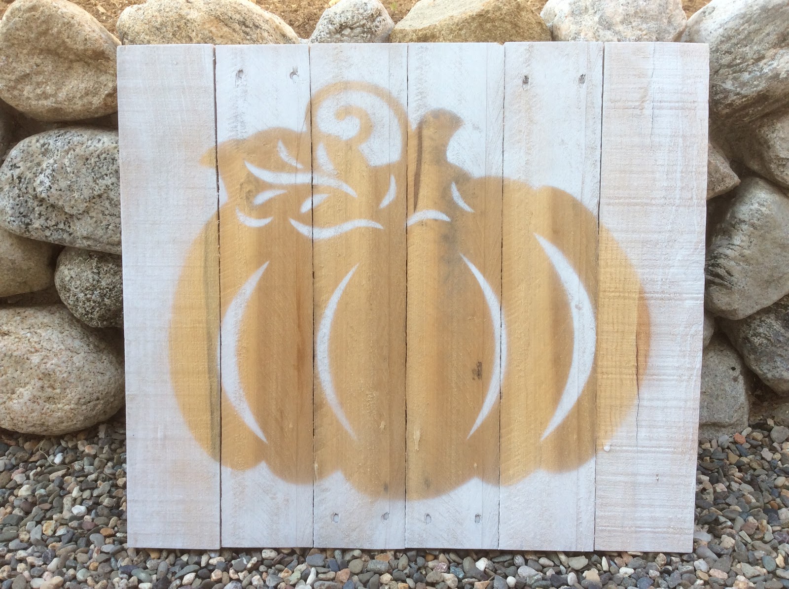 Fresh Vintage by Lisa S: Make a Pumpkin Sign with Pallet Wood