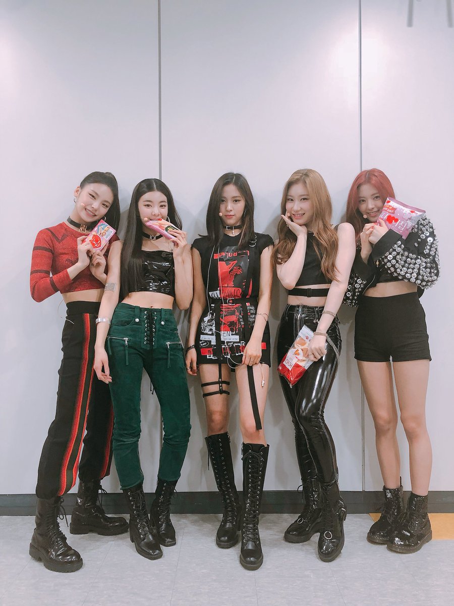 Criss Hallyu: ITZY(#있지) : Selfies 10