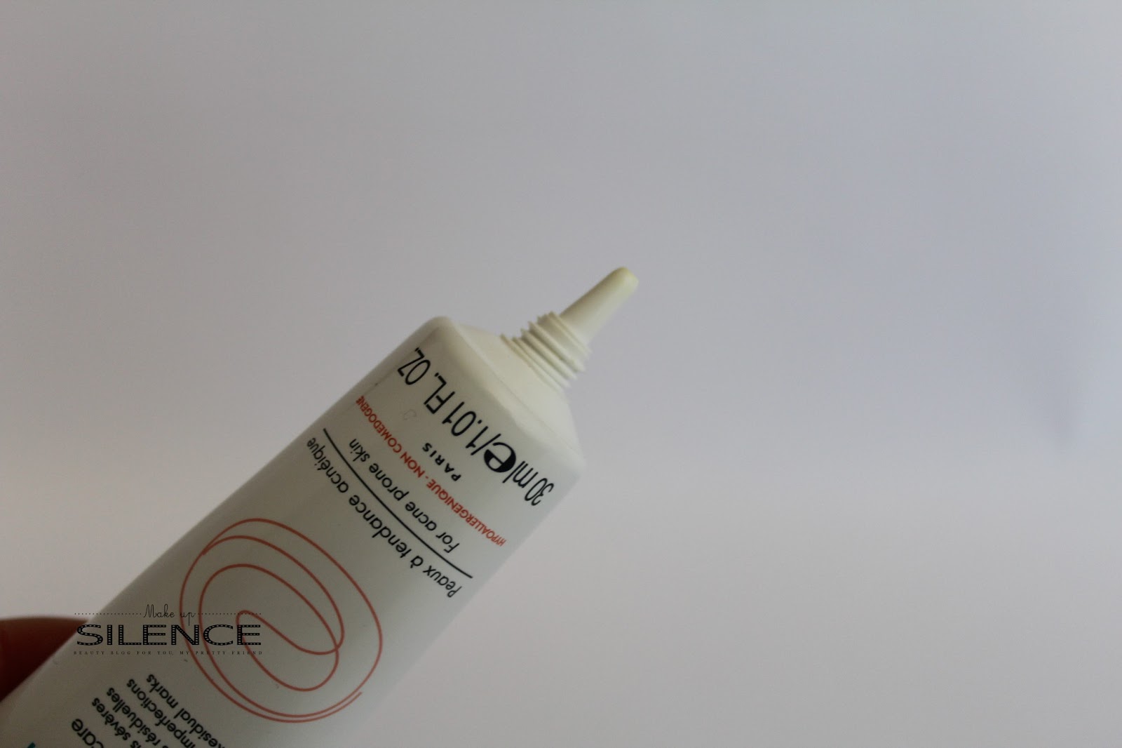 Silence Make up: Focus On: TriAcnéal de Avène