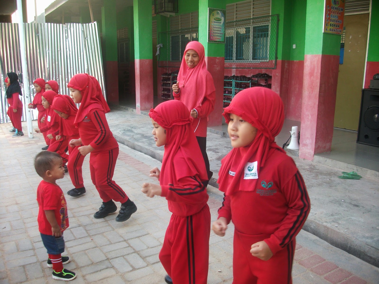 PAUD Islam Terpadu Tunas Cendekia Batam: Senam Simpai Murid PAUD