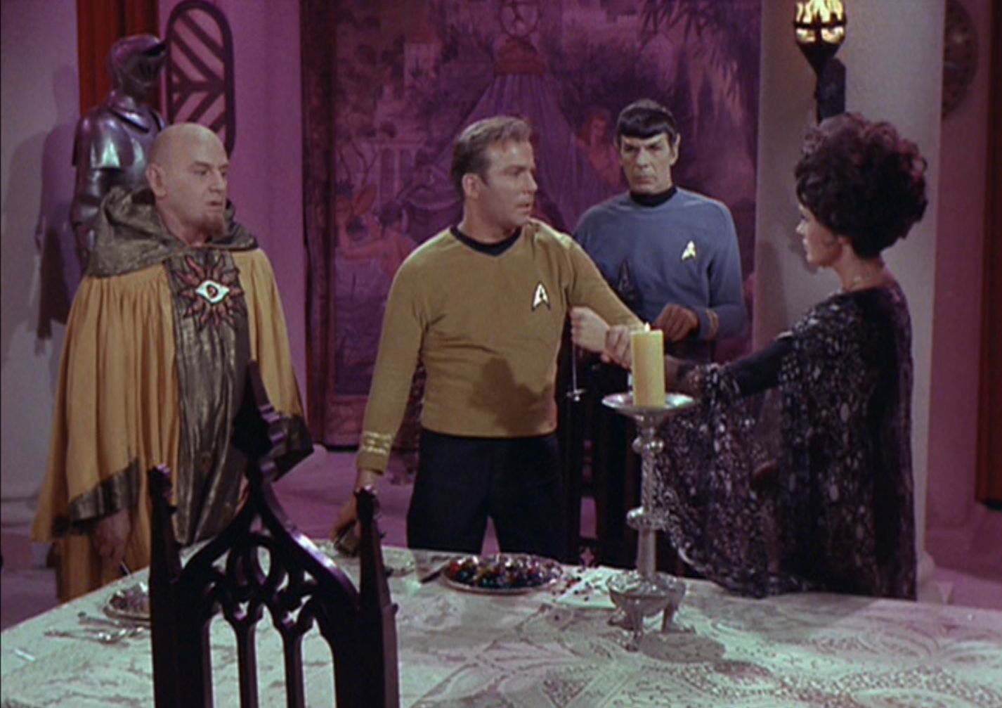 Holiday Film Reviews: Star Trek: "Catspaw"