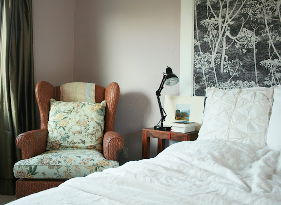 Aaah, and the master bedroom...isn't it lovely?