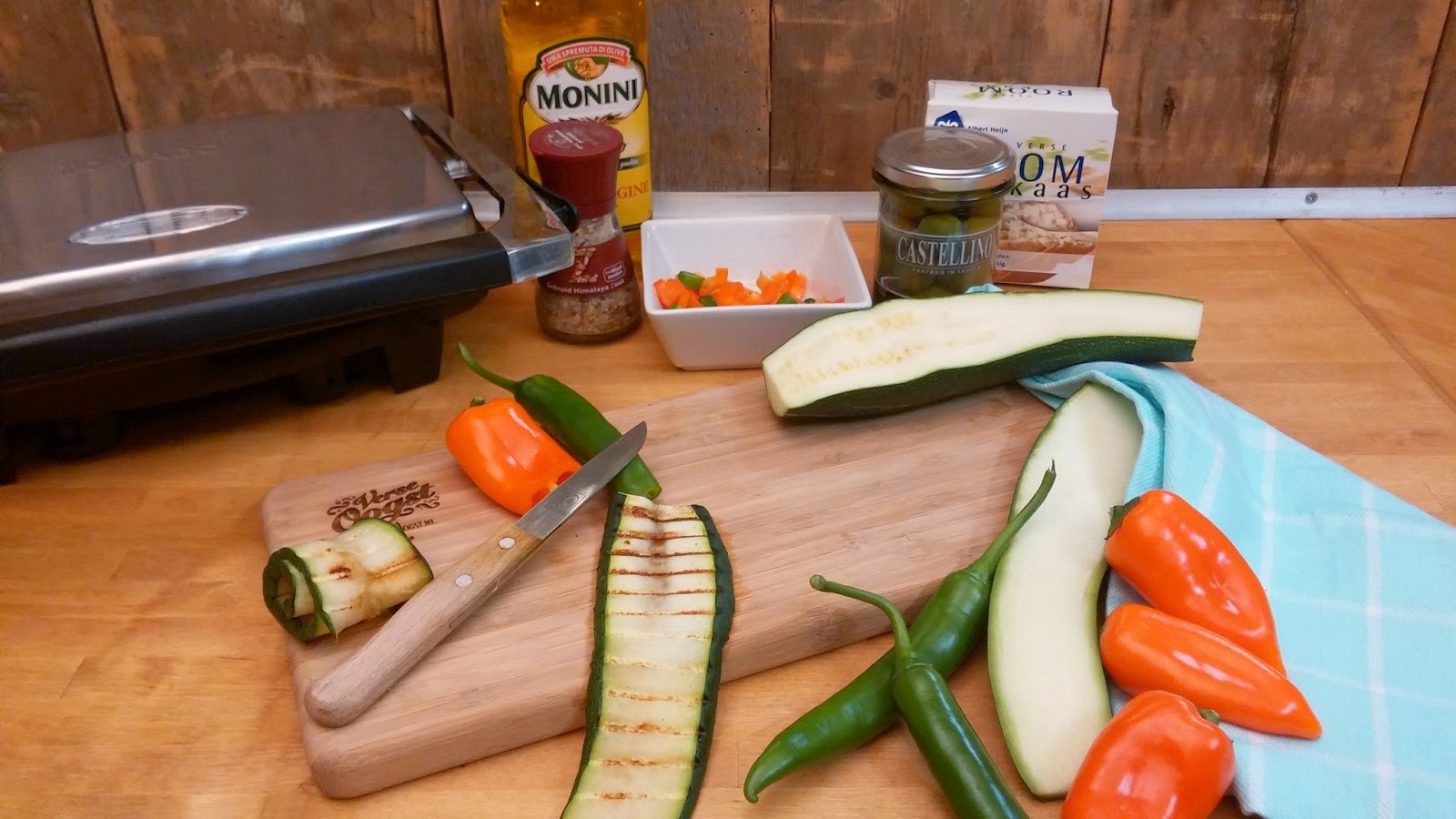 Westlandpeppers: Gegrilde courgette met snackpaprika en groene peper