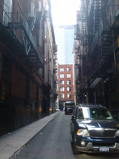 Cap'n Transit Rides Again: New York City's Really Narrow Streets