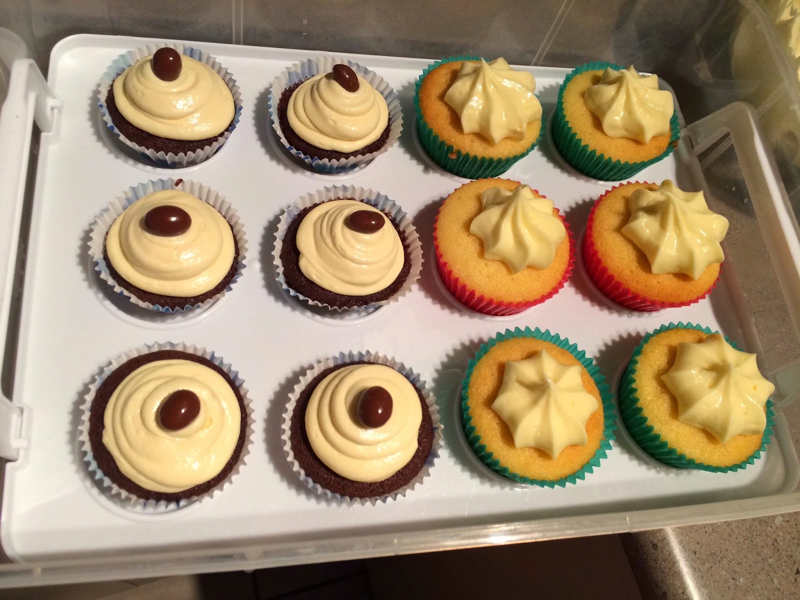 I cake, therefore I am: Hard core cupcakes! (bHash dessert)