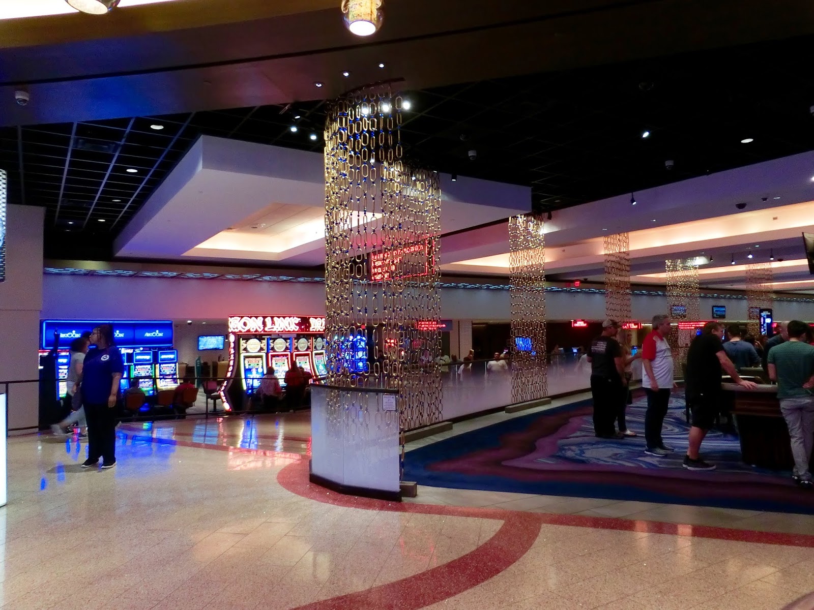 Nau speak: Vegas: Buzzed bands and blurry nights