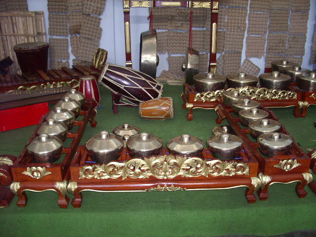 Alat Musik Gamelan Sunda - Cinta Indonesia