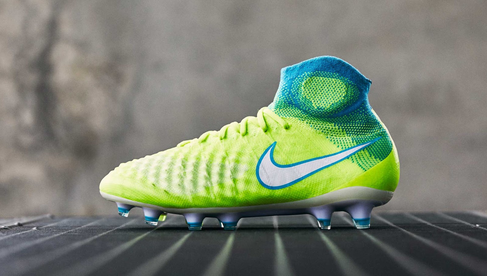 Closer Look: Stunning All-New Nike Motion Blur 2017 Women's Boot ...