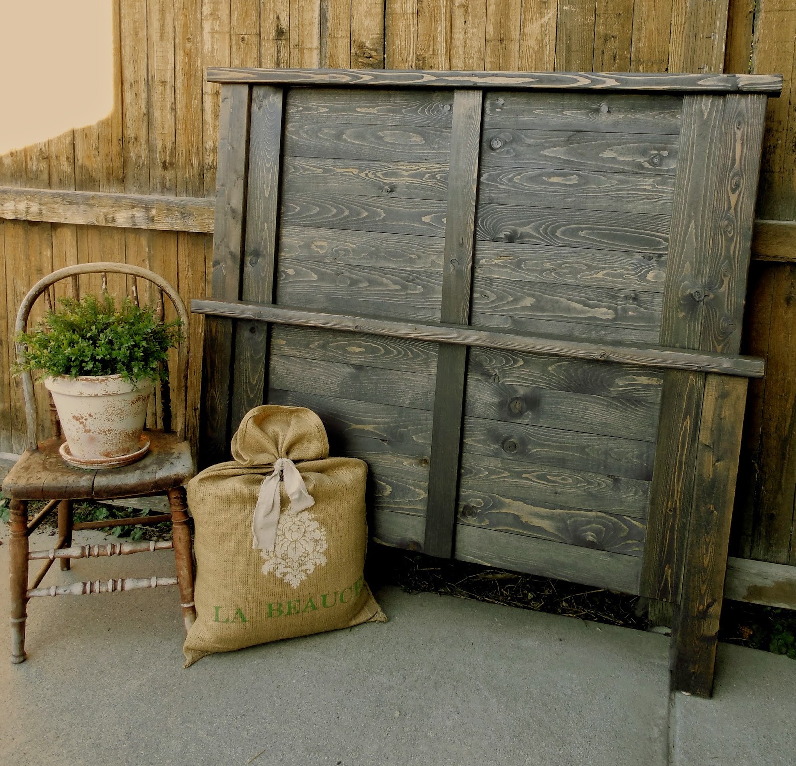 Cottage Charm Farmhouse Collection: Shutter-style headboard