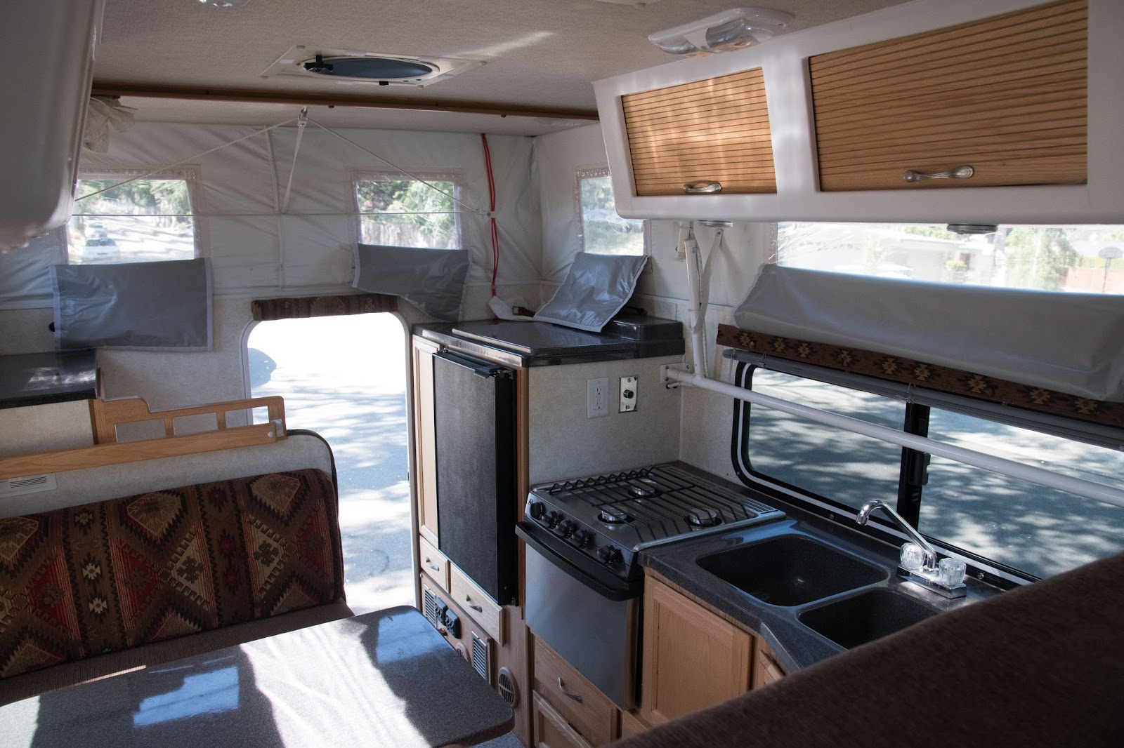 PDonohoe: Hallmark Everest Truck Camper for Sale in Southern CA
