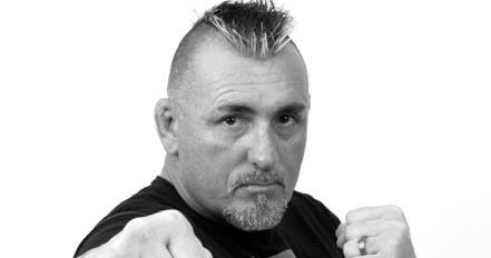 Mr-Kung-Fu: Shannon Ritch oferece prêmio em dinheiro para quem vencê-lo ...