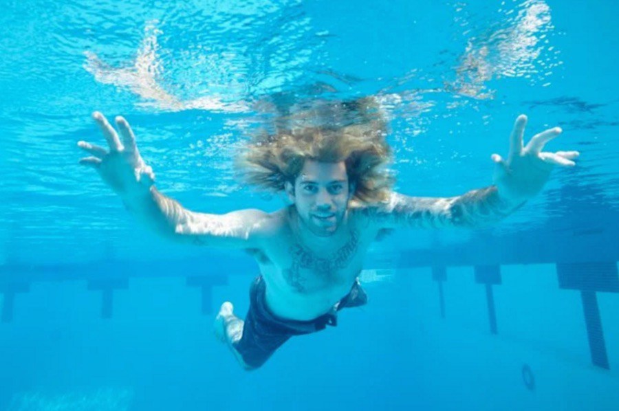Rock 'n' Roll Times: Aniversarios: Specer Elden Recrea La Portada De Nevermind 25 Años Después