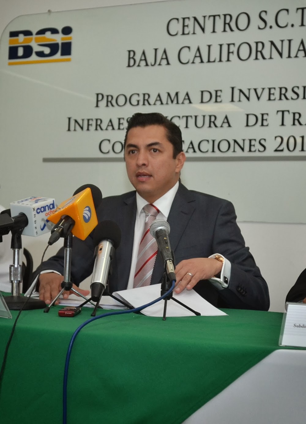 Temas y sucesos // Diálogos : 11/18/13