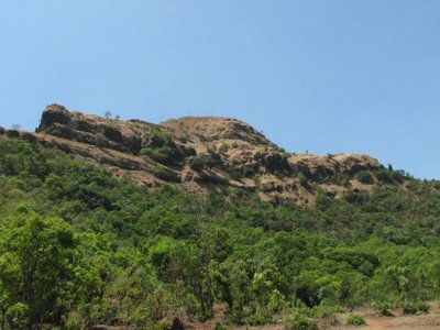 Forts of Maharashtra: Makrandgad Fort / Madhu Makarandgad