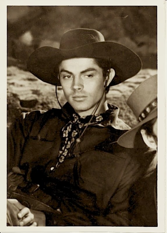 A VERY LUSH BUDGET: JACK BUETEL : THE OUTLAW : Introducing Jane Russell ...