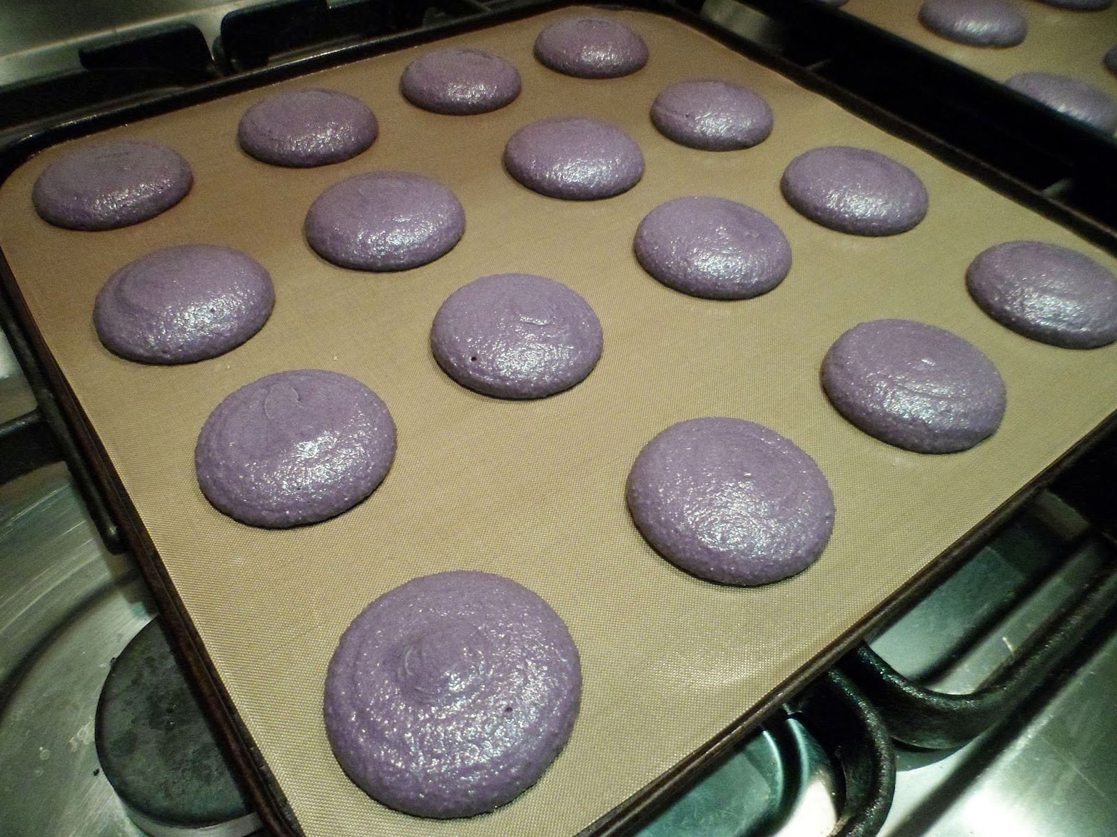 An Adventure in Macarons: Ube Macarons – Recipe