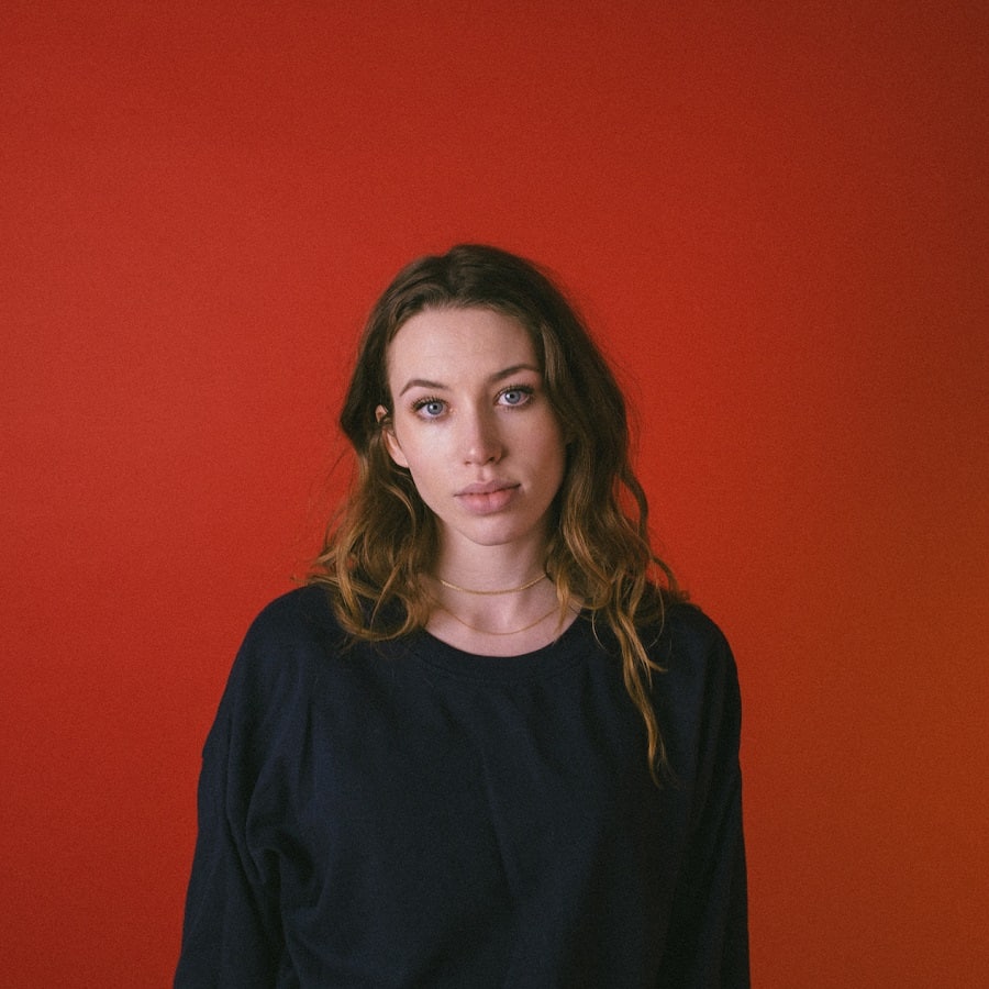 Sarah Close unveils new single ‘Caught Up’