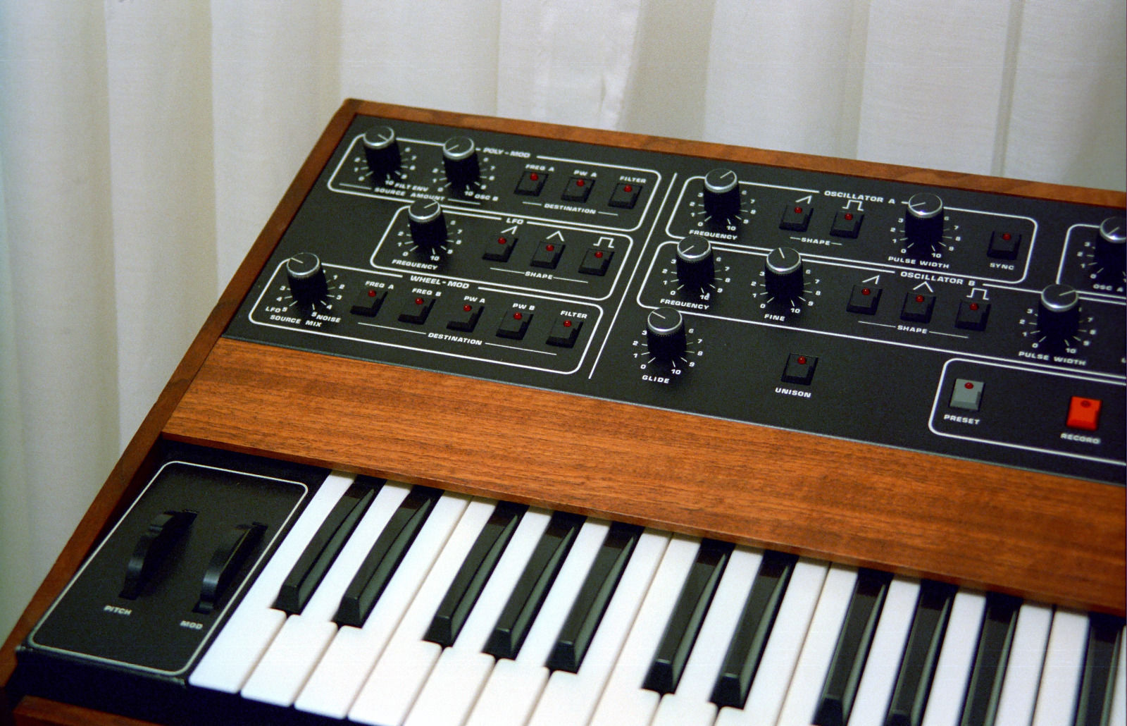 MATRIXSYNTH: Sequential Circuits Prophet-5 REV 3.3 Keyboard Synthesizer ...