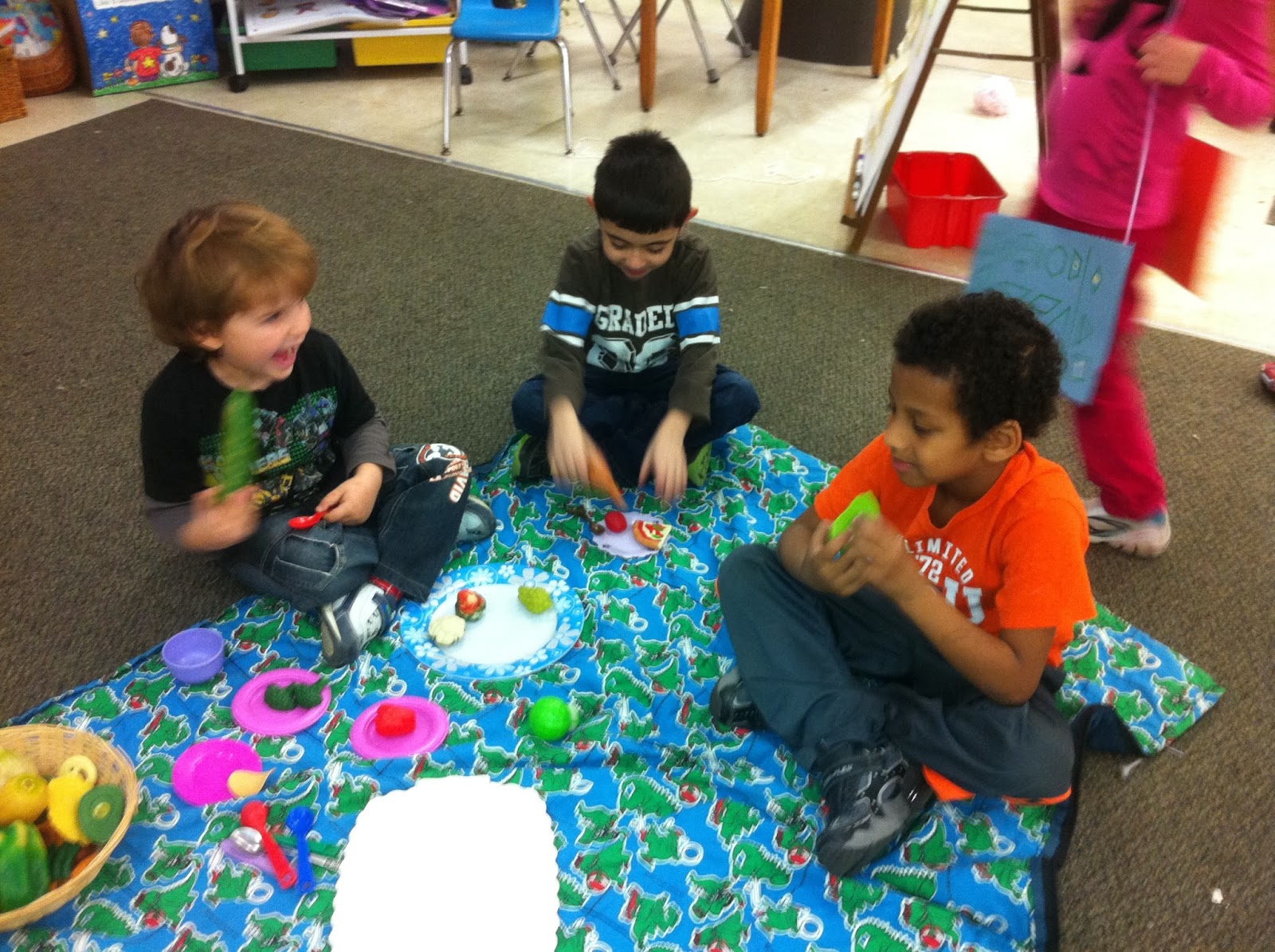 PLAY. EXPLORE. LEARN