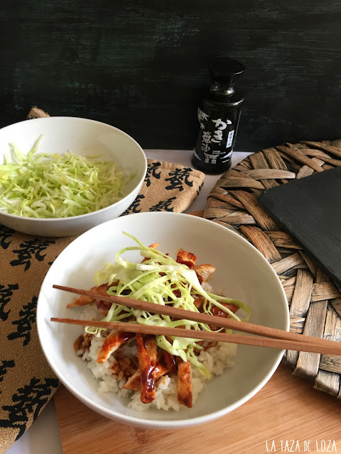 Pechugas de pollo con arroz y salsa teriyaki | La Taza de Loza