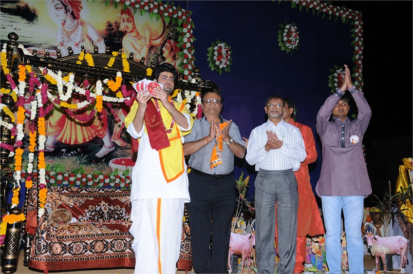 VYO: Photos of VYO Rajkot celebrates Holi Rasiya & Phool Faag Utsav