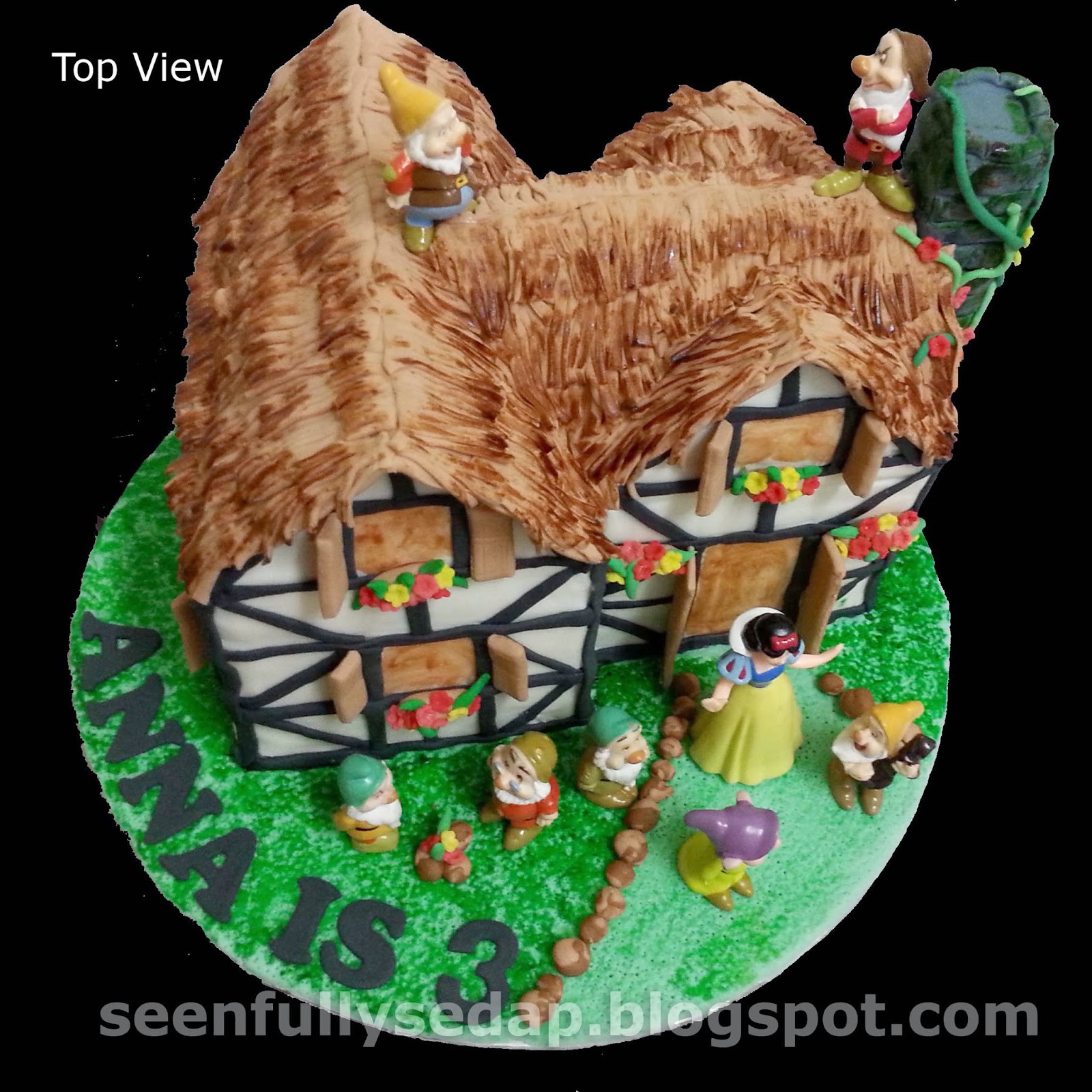 Seenfully Sedap: Snow White and The 7 Dwarfs Cake