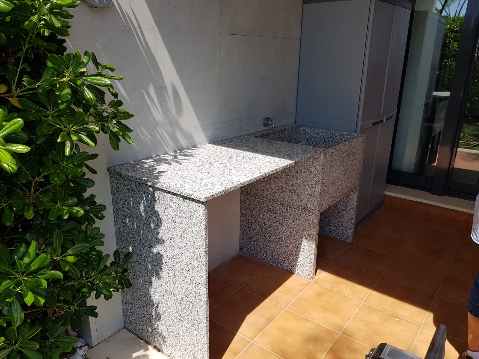 Mármoles, Granitos y Lápidas Sanz: LAVADEROS EN GRANITO