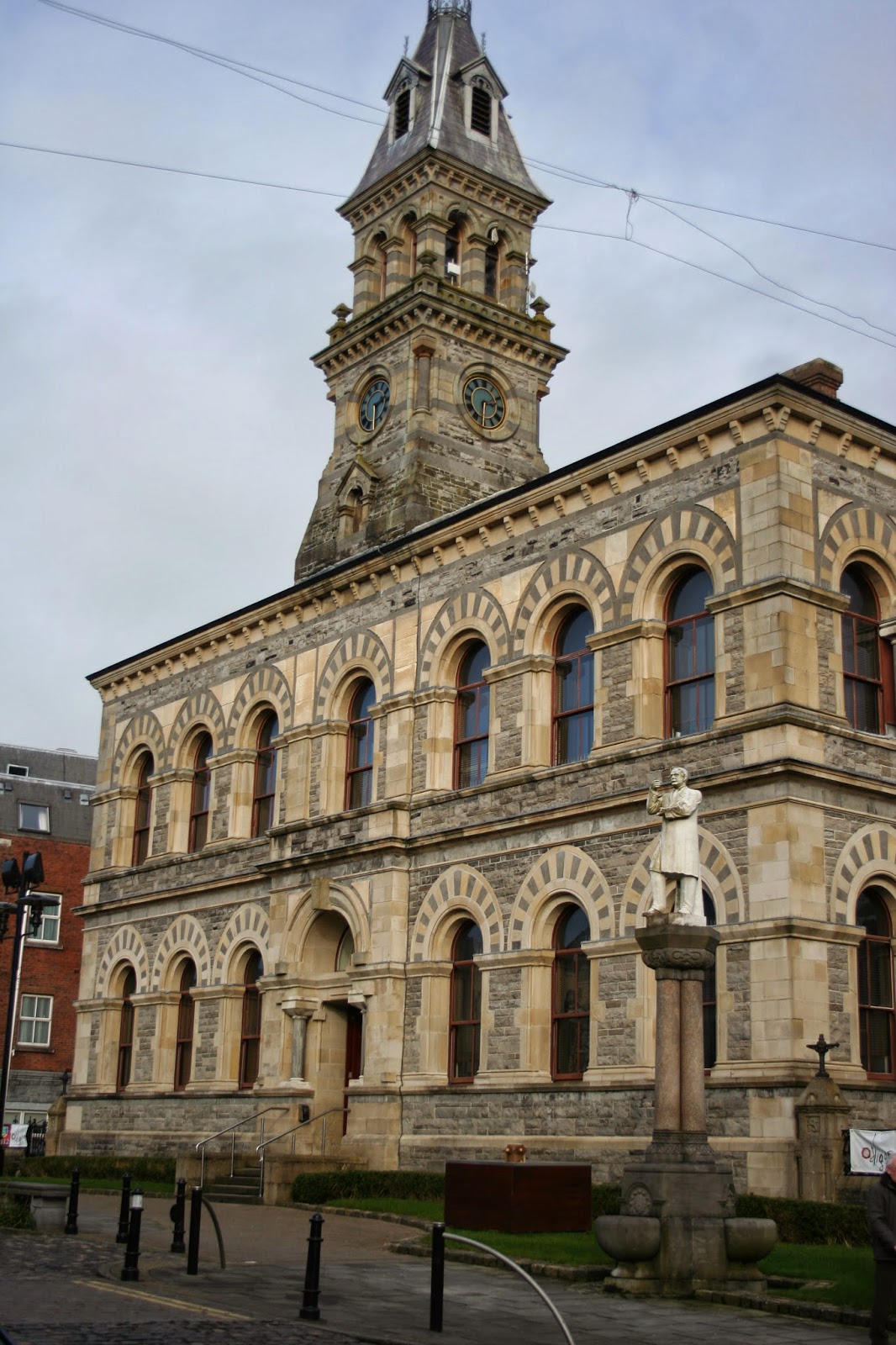Sligo County Libraries Blog.: Sligo Central Library to move to Town Hall?