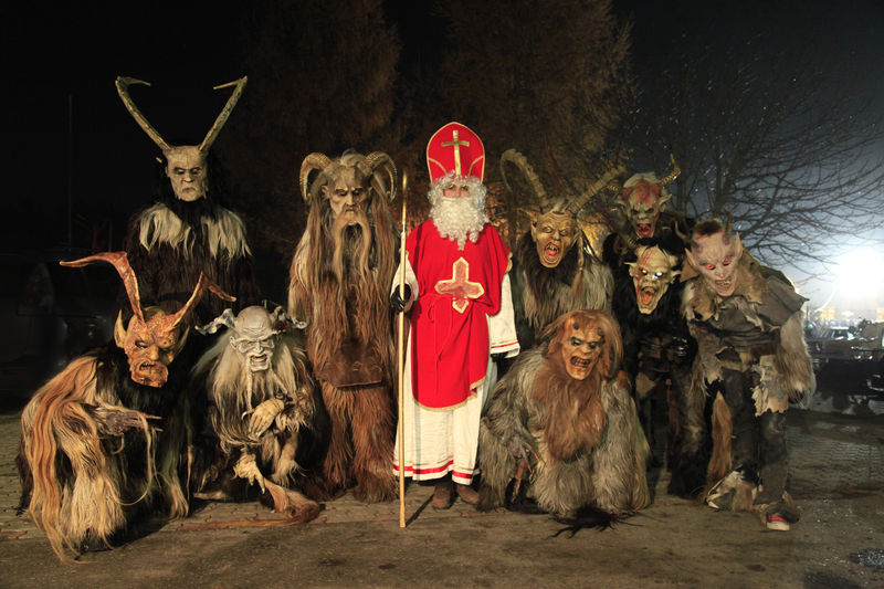 Krampus y otros horribles ayudantes de Papá Noel ~ Nuevo BlogOPin.a®
