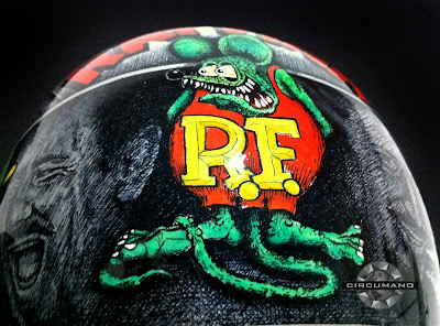 CIRCUMANO: Rat Fink de Ed Roth no capacete