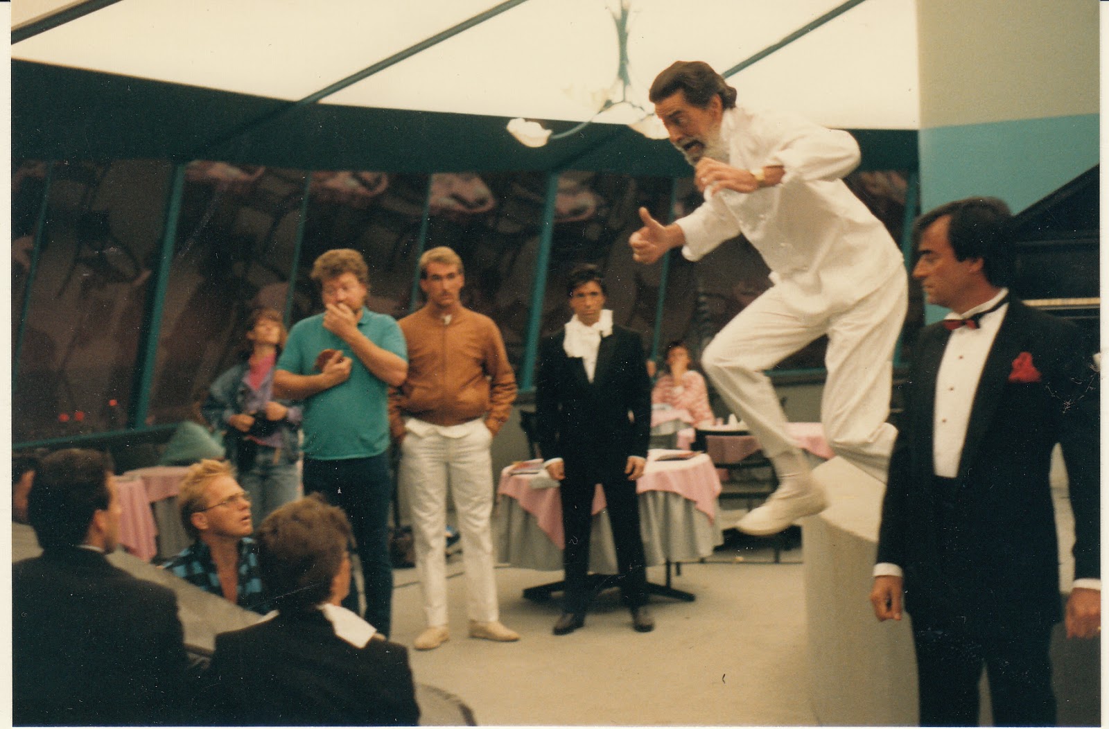 Team Thaao : Les Patterson Saves The World - Photos from Thaao's ...