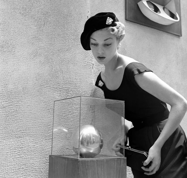 40 Stunning Black and White Photos of Jean Patchett, a Model Who Helped ...