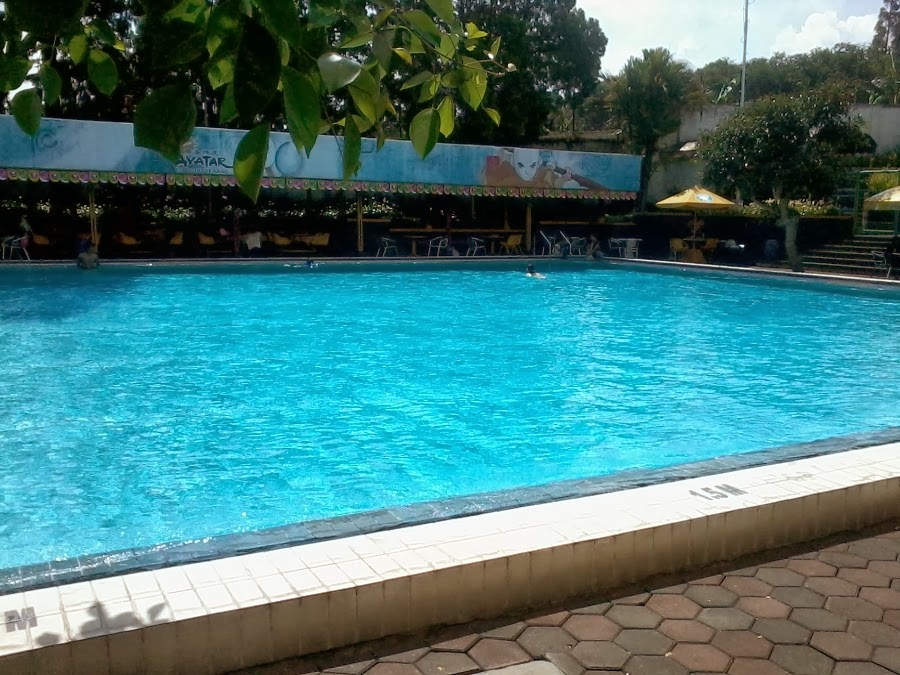 Tempat Makan Rumah Sosis di Bandung - Yoshiewafa