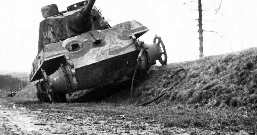 Asian Defence News: An abandoned, demolished German Tiger II heavy tank ...