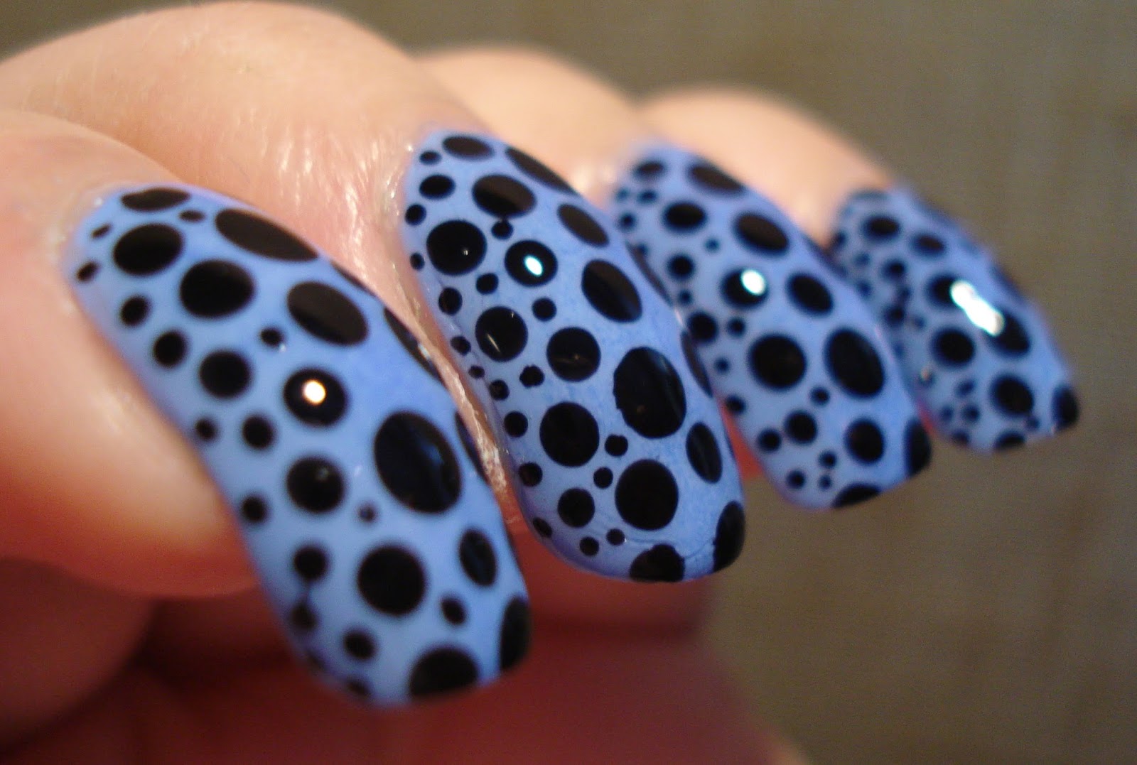 Little Miss Nailpolish: Blue Poison Frog Nails - swatches