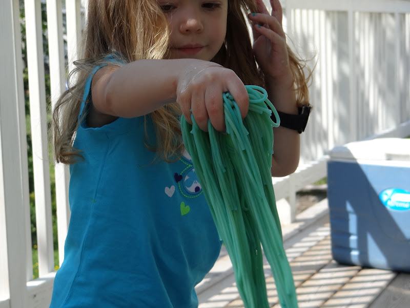 Busy Hands Blessed Hearts: Spaghetti Pool Pretend Play