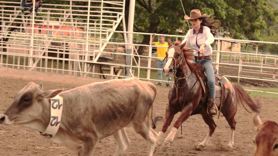 Miss Táchira se mostró regia con los caballos y los tacones