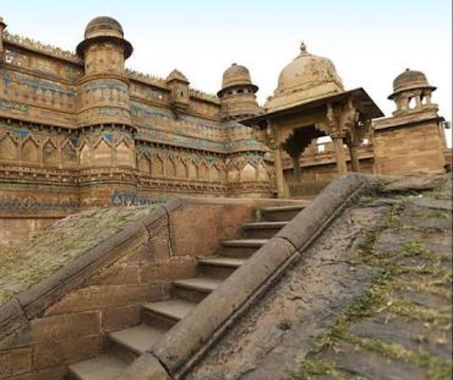 India's Amazing Forts and Best Places For Holiday - Maxlinkinfo