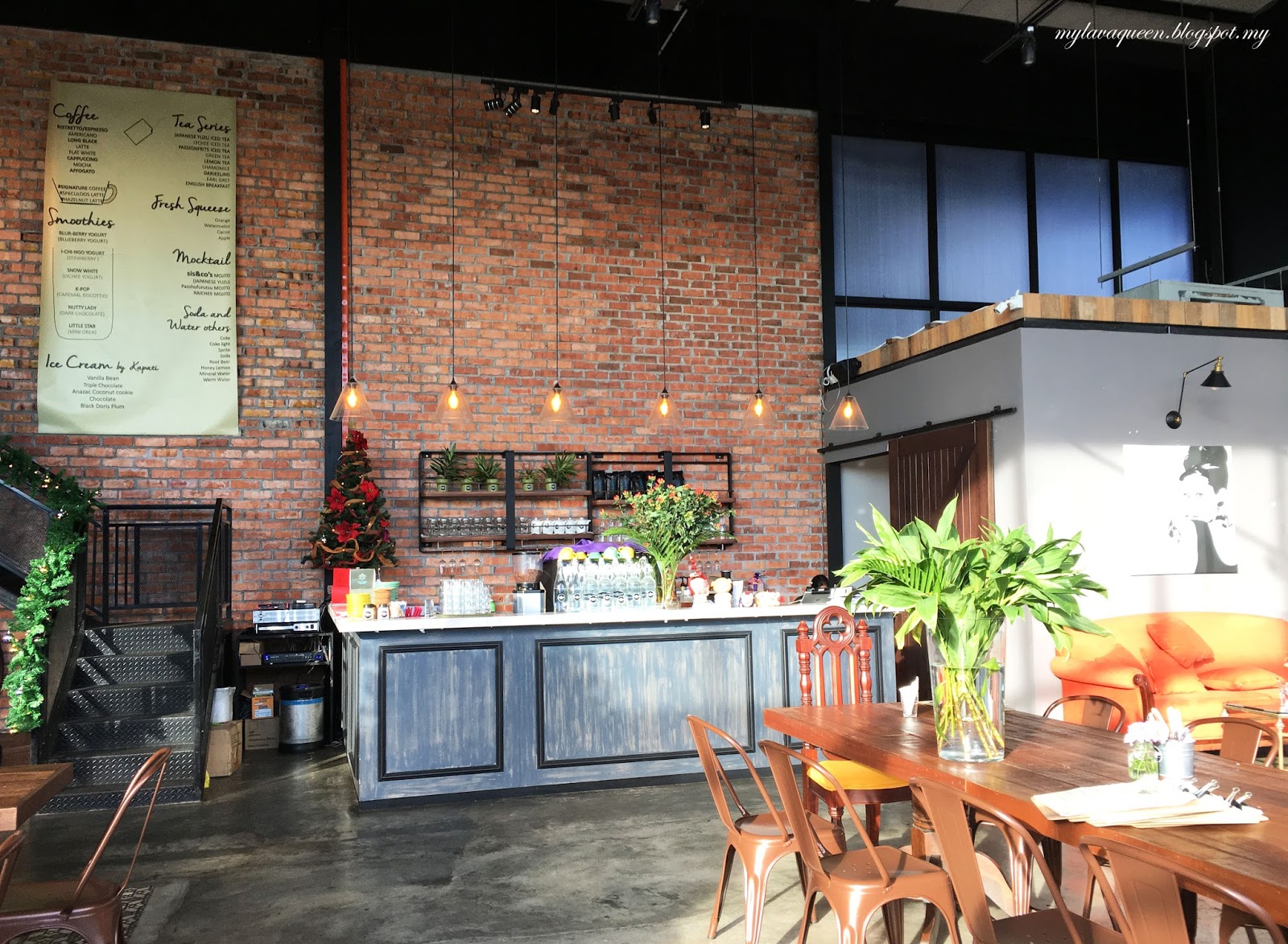 SIS & CO. @ KAMPUNG KAYU ARA - Lava Queen