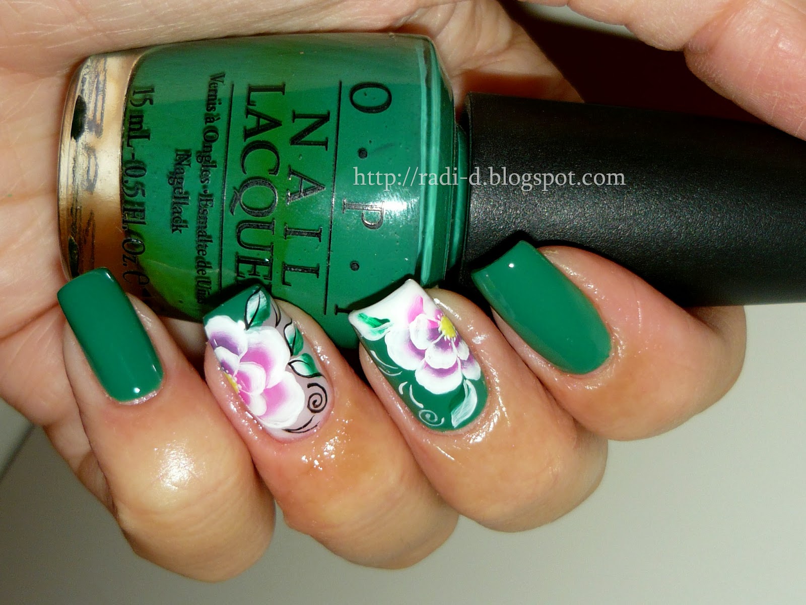 It`s all about nails: Jade is the new Black