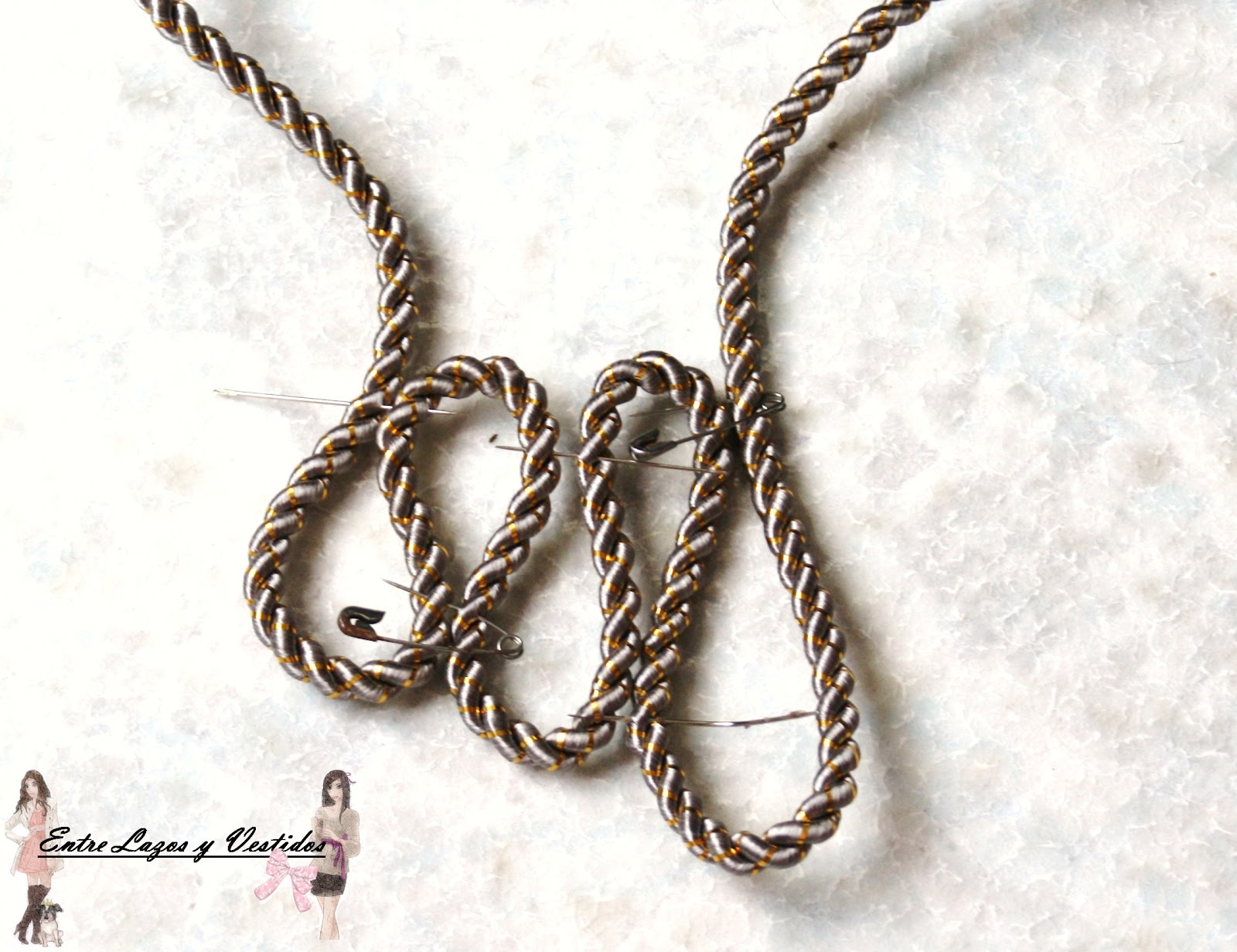 Entre Lazos y Vestidos: Collar cordón.